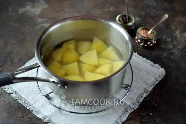 沒有牛奶的土豆泥的有趣食譜。如何為配菜製作土豆泥 - 簡單而美味的食譜與照片 如何製作沒有牛奶的美味土豆泥 2650_12