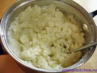 没有牛奶的土豆泥的有趣食谱。如何为配菜制作土豆泥 - 简单而美味的食谱与照片 如何制作没有牛奶的美味土豆泥 2650_6