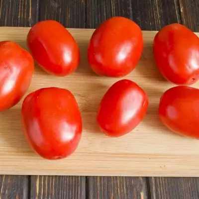 Kaip skaniai virti marinuotus pomidorus. Skaniausių marinuotų pomidorų receptai žiemai. Marinuoti pomidorai: gaminimo subtilybės